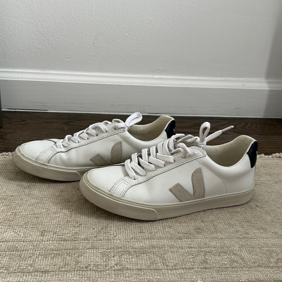 Veja | Shoes | Veja Esplar Leather Sneaker Size 36 | Poshmark